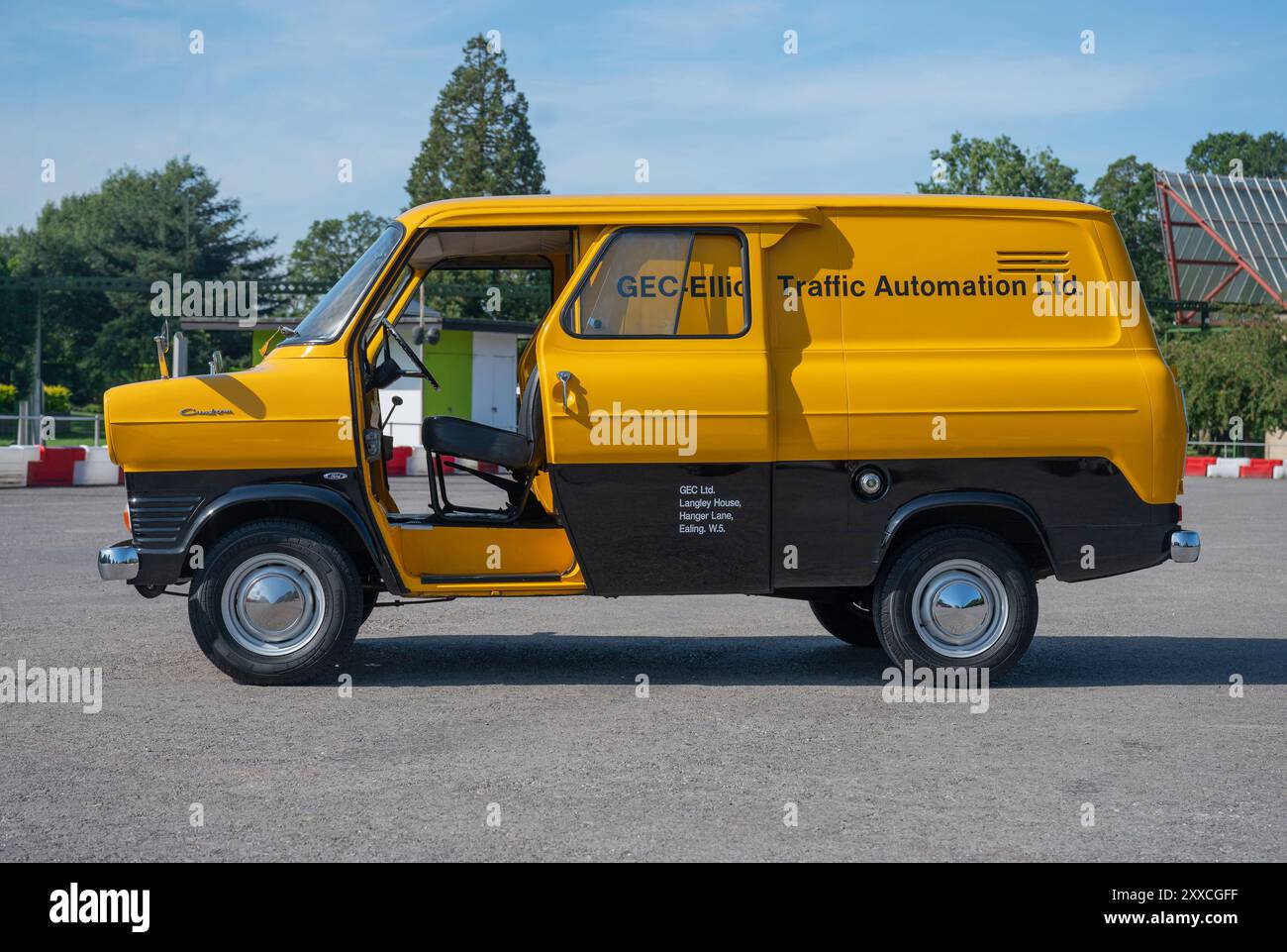 1965 Mk1 Ford Transit van, classic commercial vehicle Stock Photo - Alamy