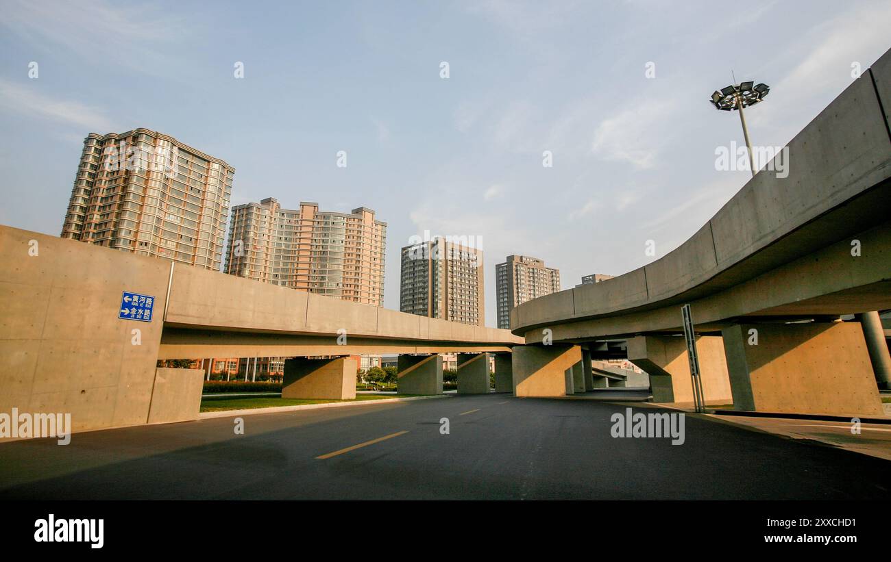 The new city of Zhengzhou have 200.000 apartments, a new conference ...