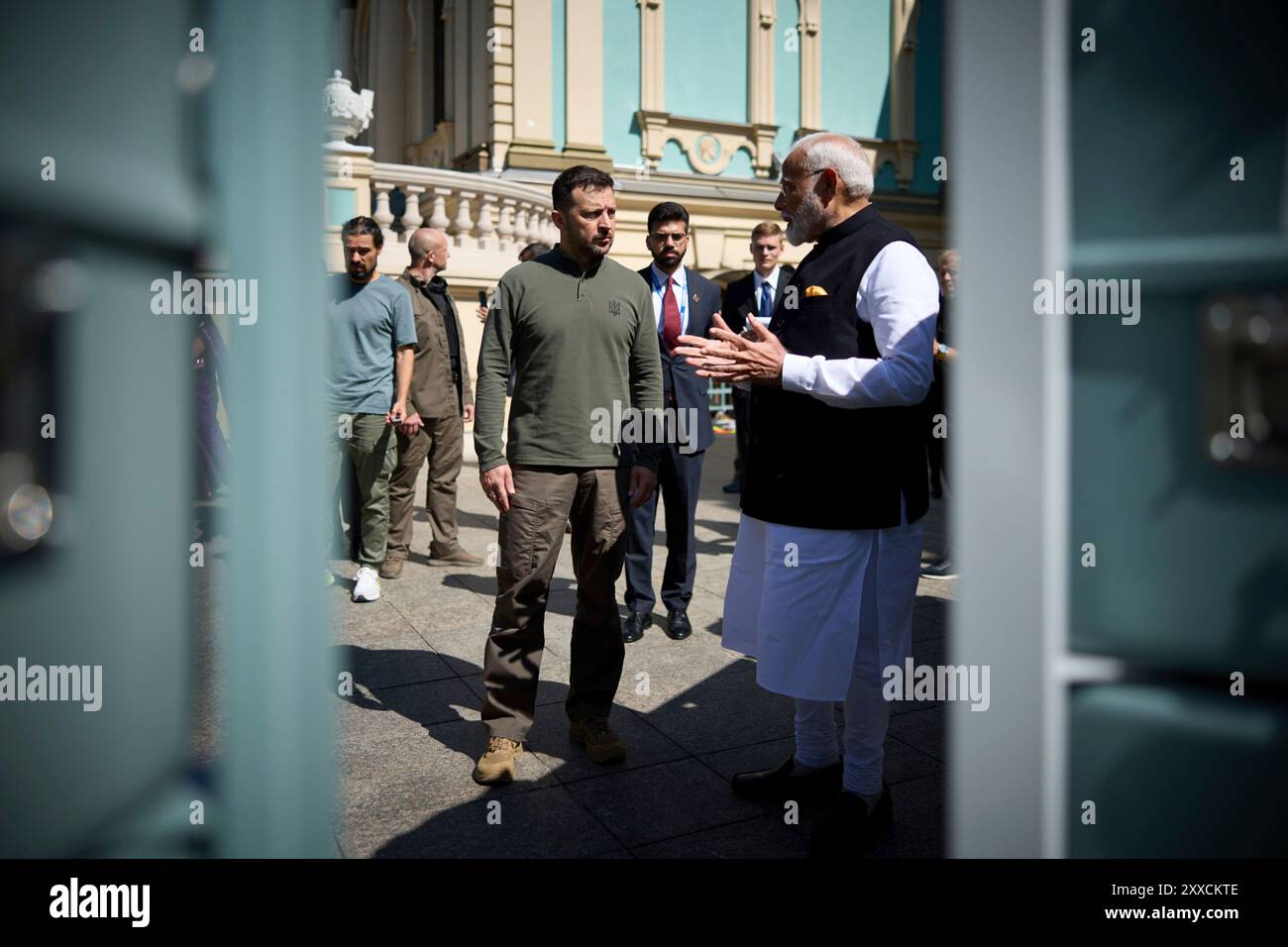 Cube mobile medical unit hi-res stock photography and images - Alamy