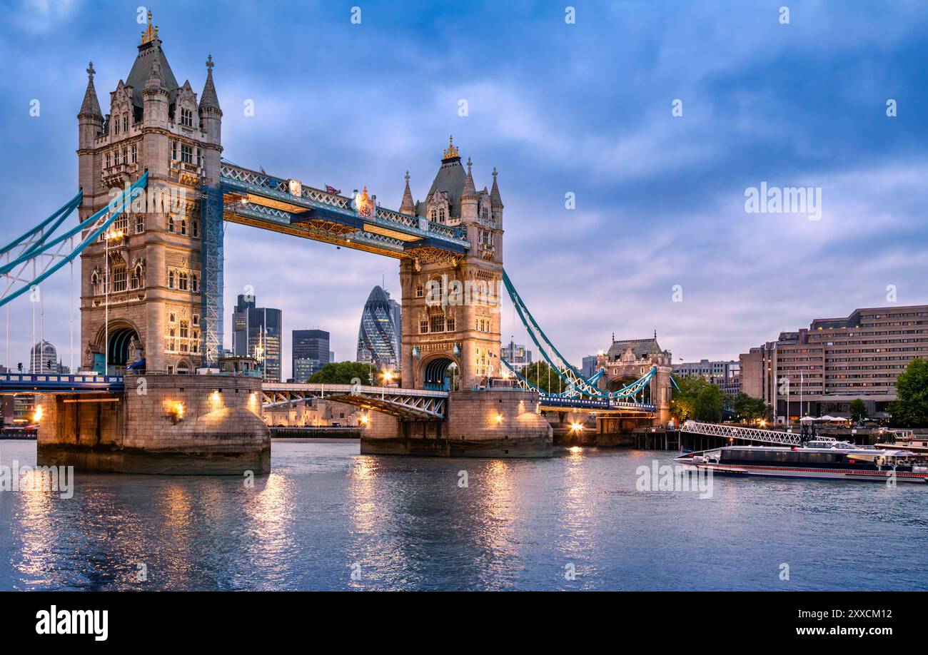 Tower Bridge in London UK at dusk Stock Photo - Alamy