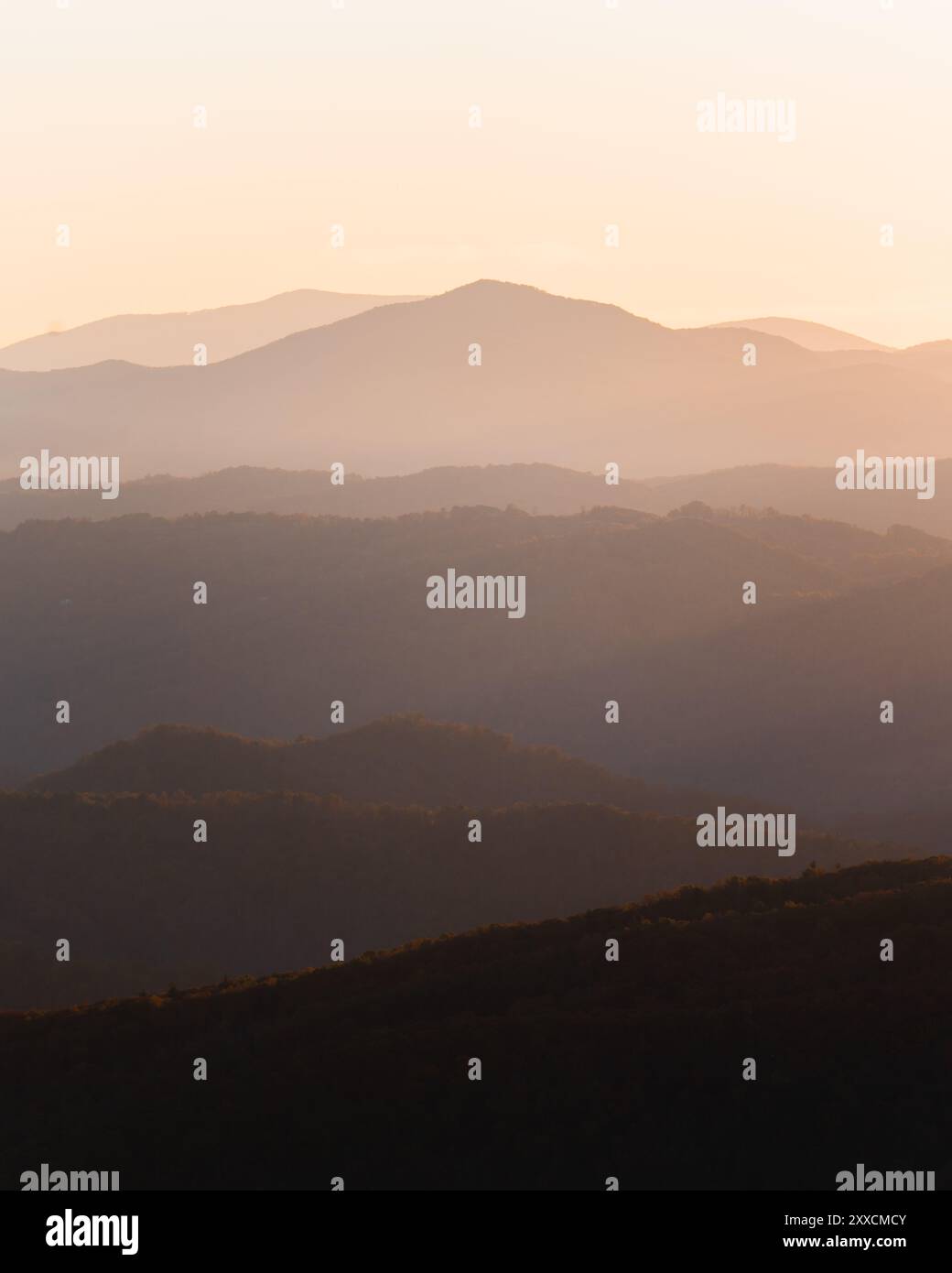 Fading layers mountains hi-res stock photography and images - Alamy