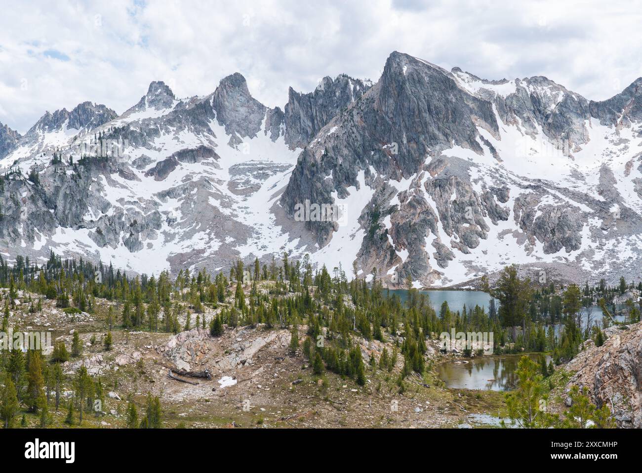 Rocky mountains idaho alpine lake hi-res stock photography and images ...