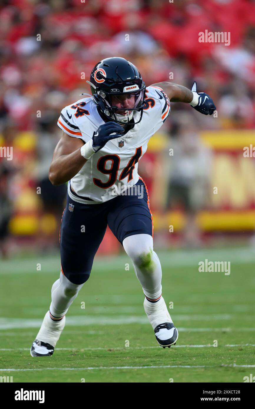 Chicago Bears defensive lineman Austin Booker rushes the Kansas City ...