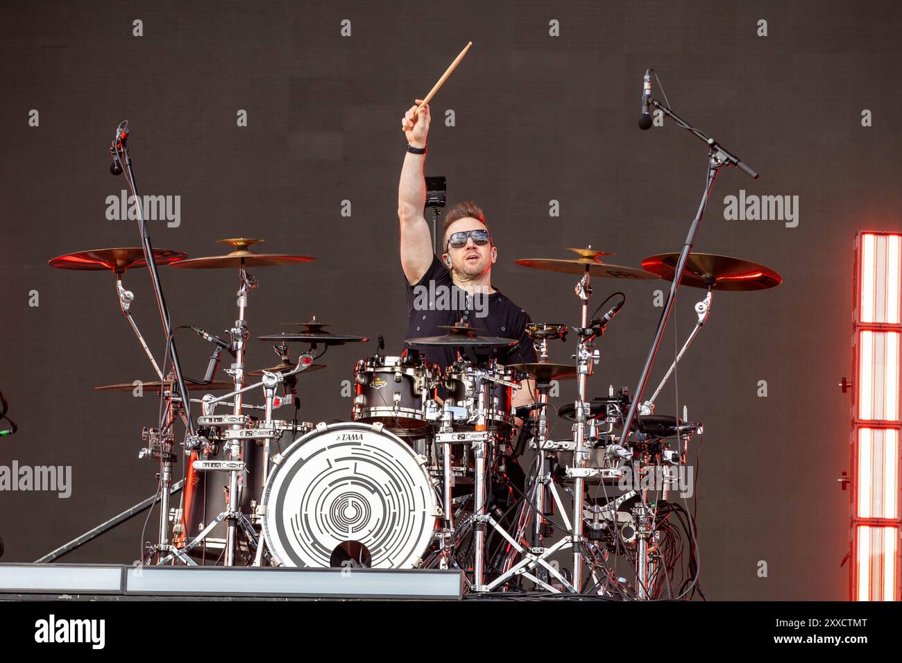 Main stage sawka and rob swire hi-res stock photography and images - Alamy