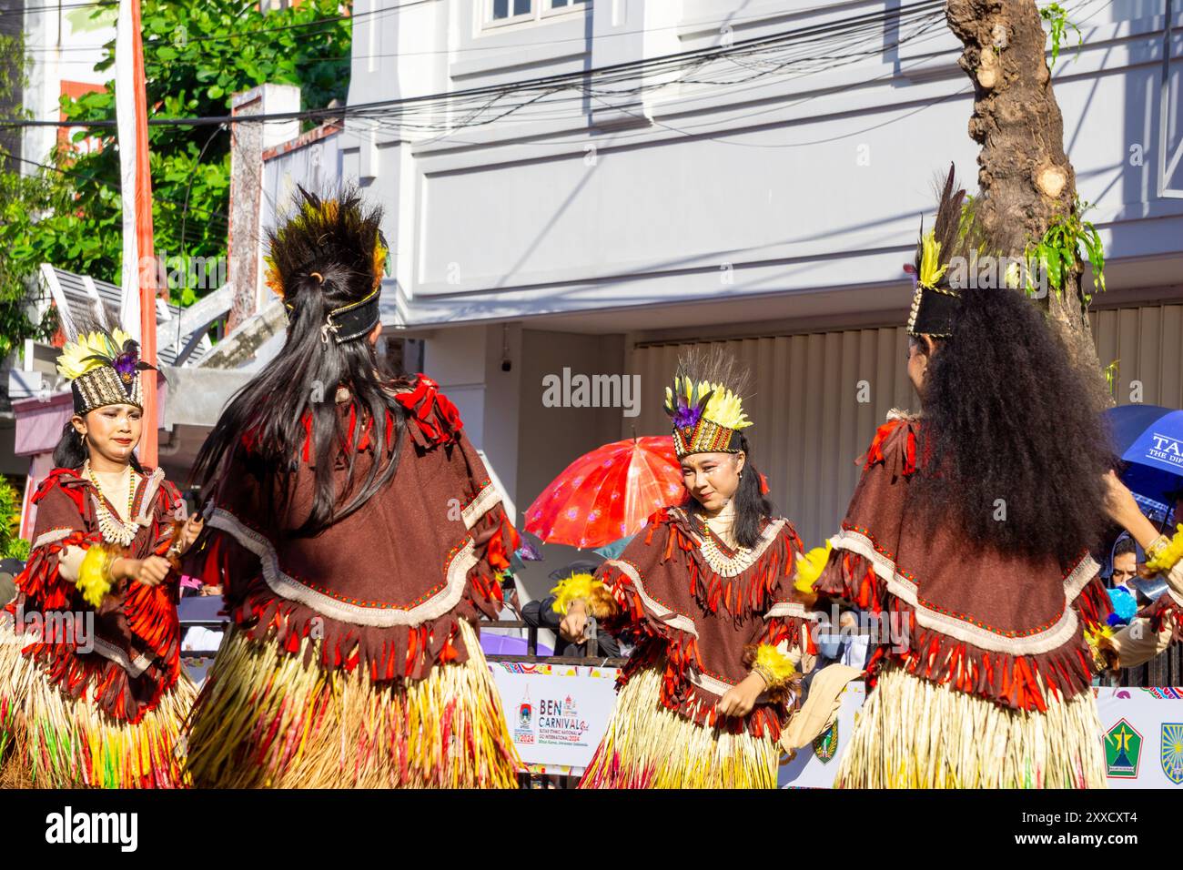 RI Mamuna Kuri Pasai dance from West Papua on the 3rd BEN Carnival ...