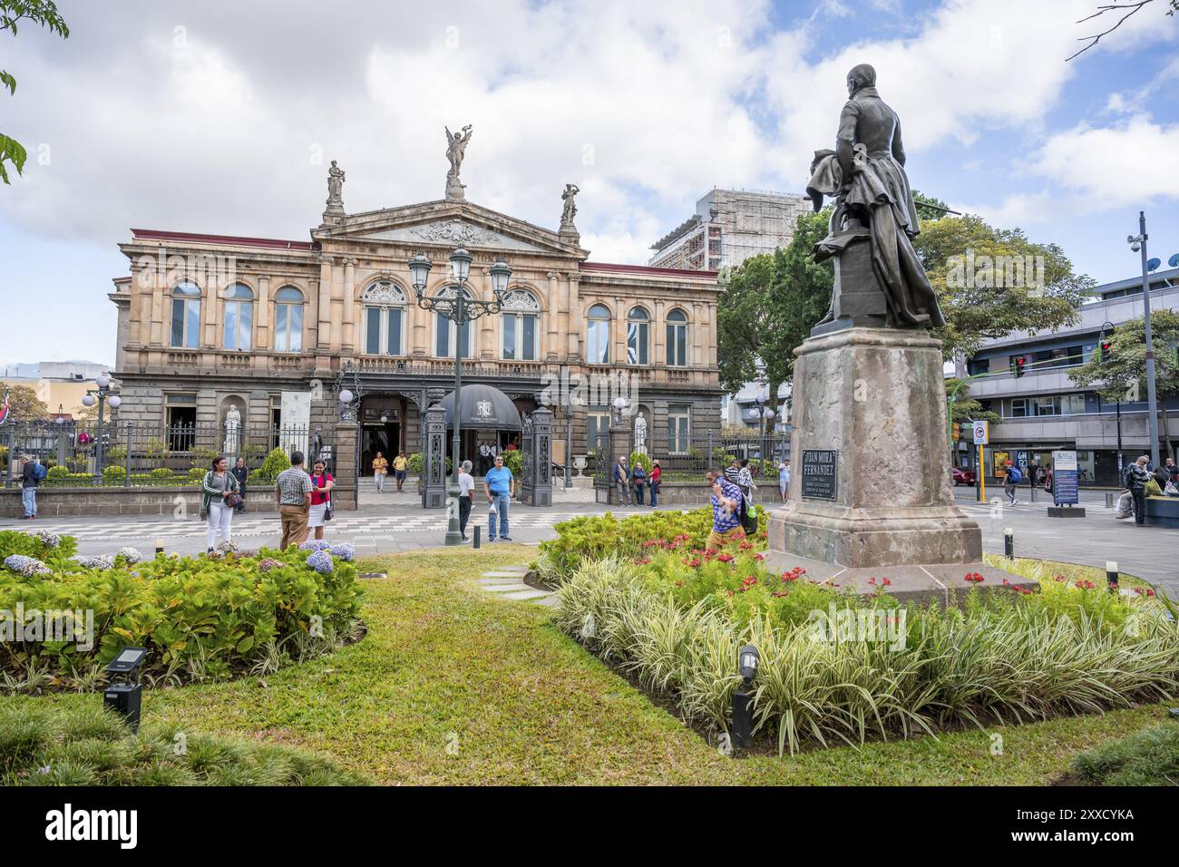 National Theatre of Costa Rica and Parque Juan Rafael Mora Fernandez ...