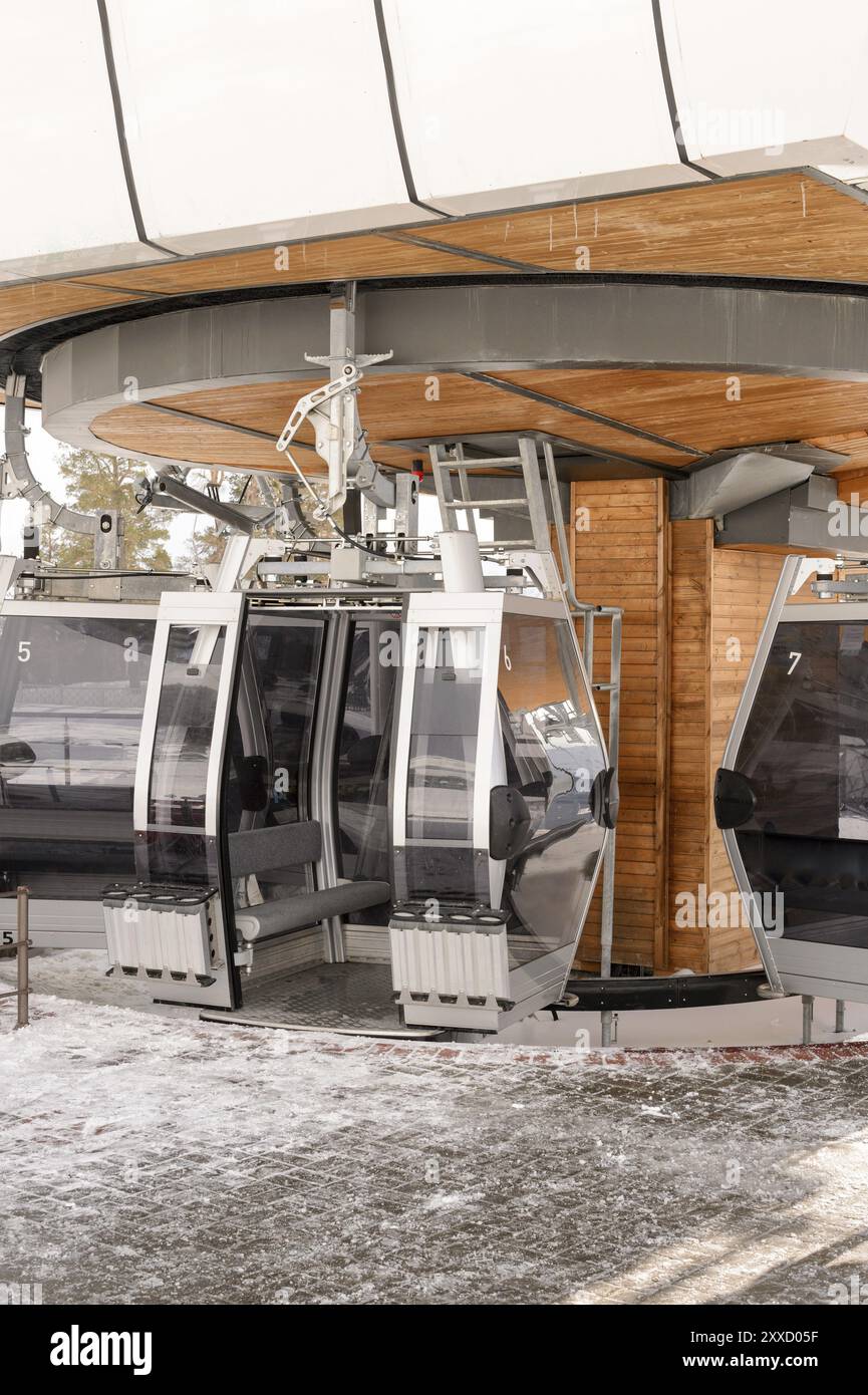 Cable car top bottom hi-res stock photography and images - Alamy