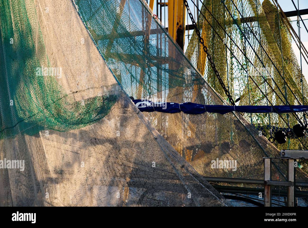 Close up empty fishing net hi-res stock photography and images - Alamy