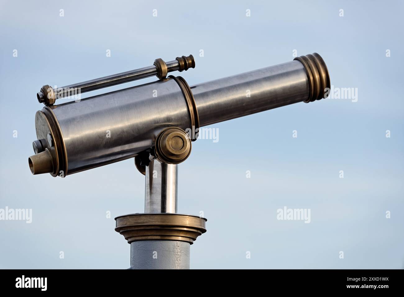 Telescope gaze hi-res stock photography and images - Alamy
