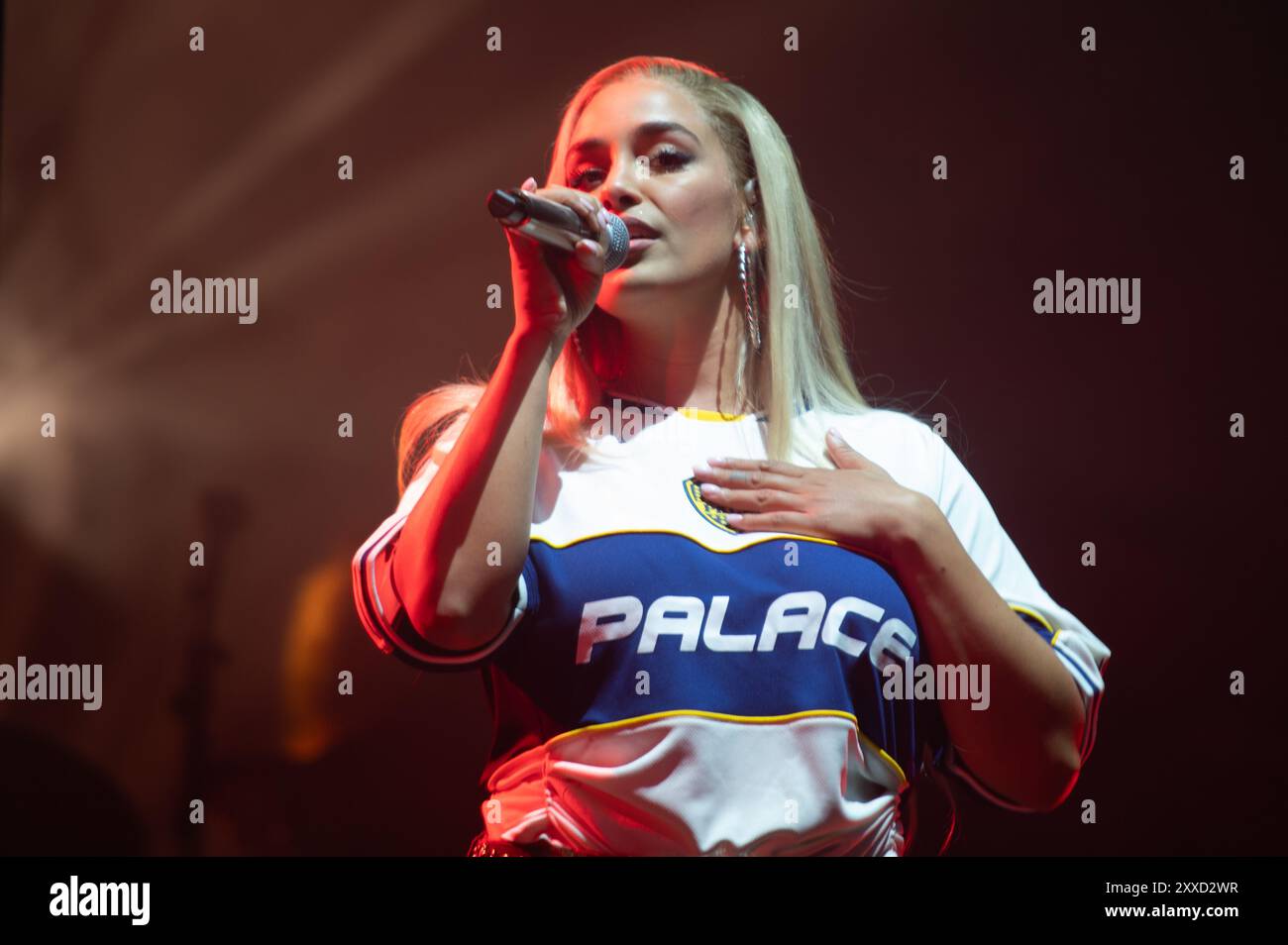 Drakes protege hi-res stock photography and images - Alamy