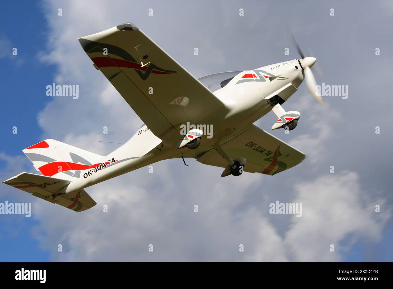 Low wing flap hi-res stock photography and images - Alamy