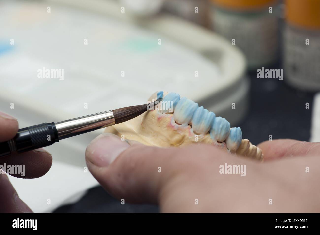 Grid teeth hi-res stock photography and images - Alamy