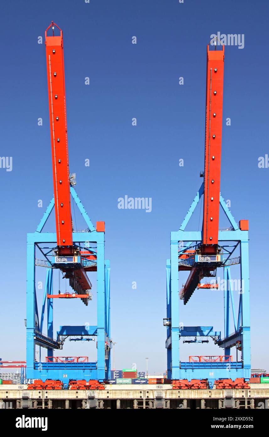 Der HHLA Container Terminal Burchardkai ist die groesste und aelteste ...