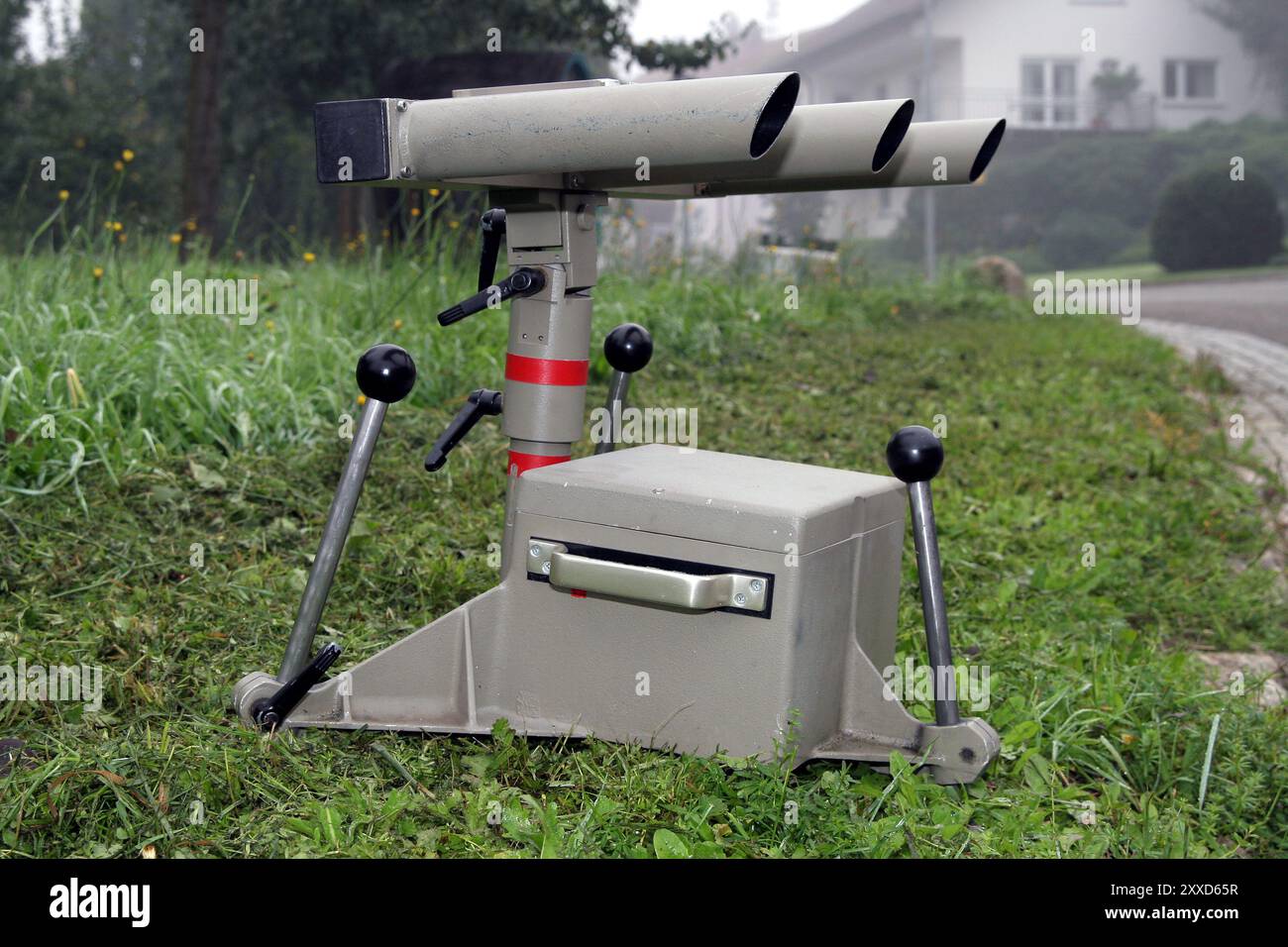 Secure trap hi-res stock photography and images - Alamy