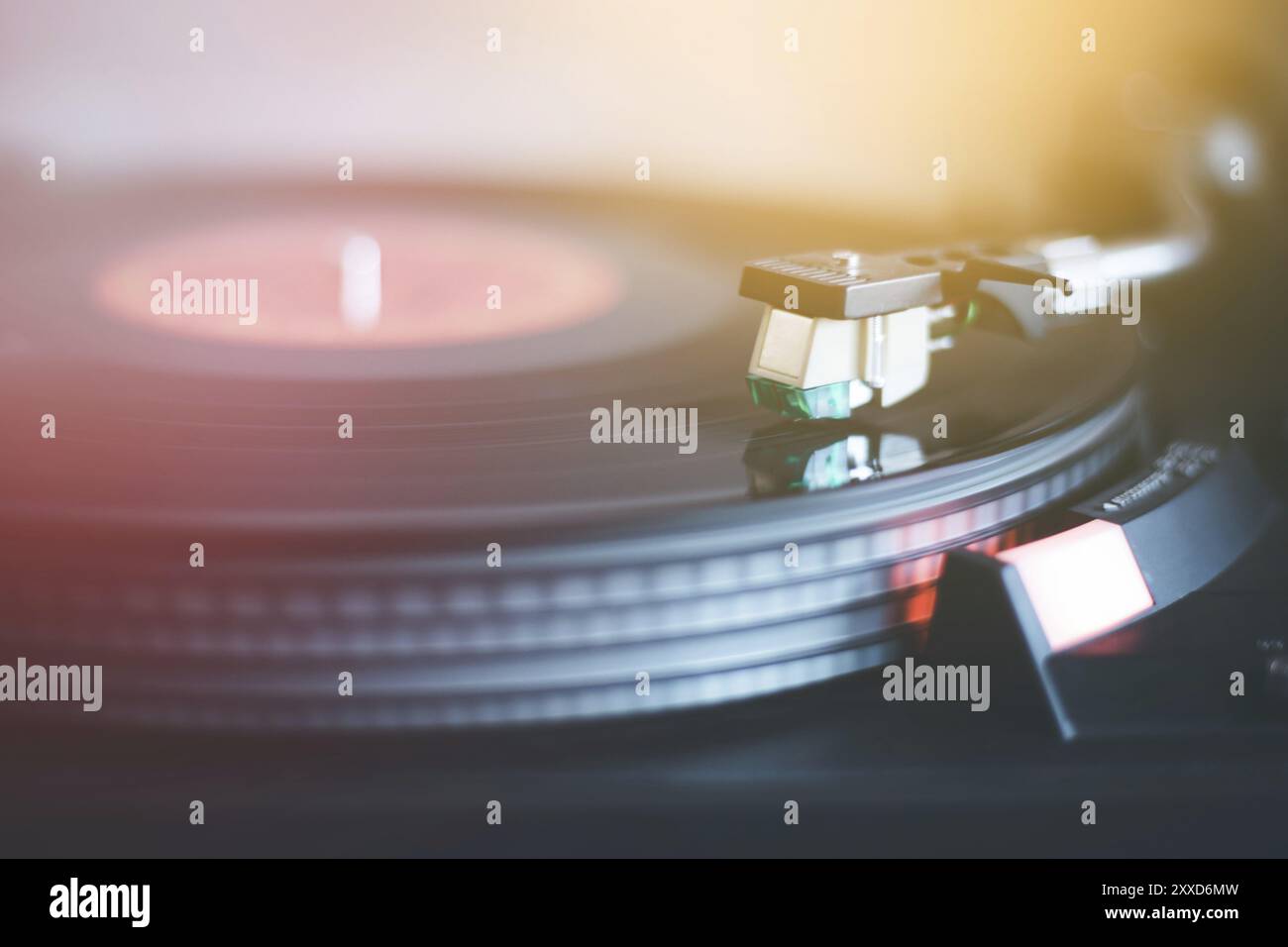 Close up picture of a record player, playing a record Stock Photo - Alamy