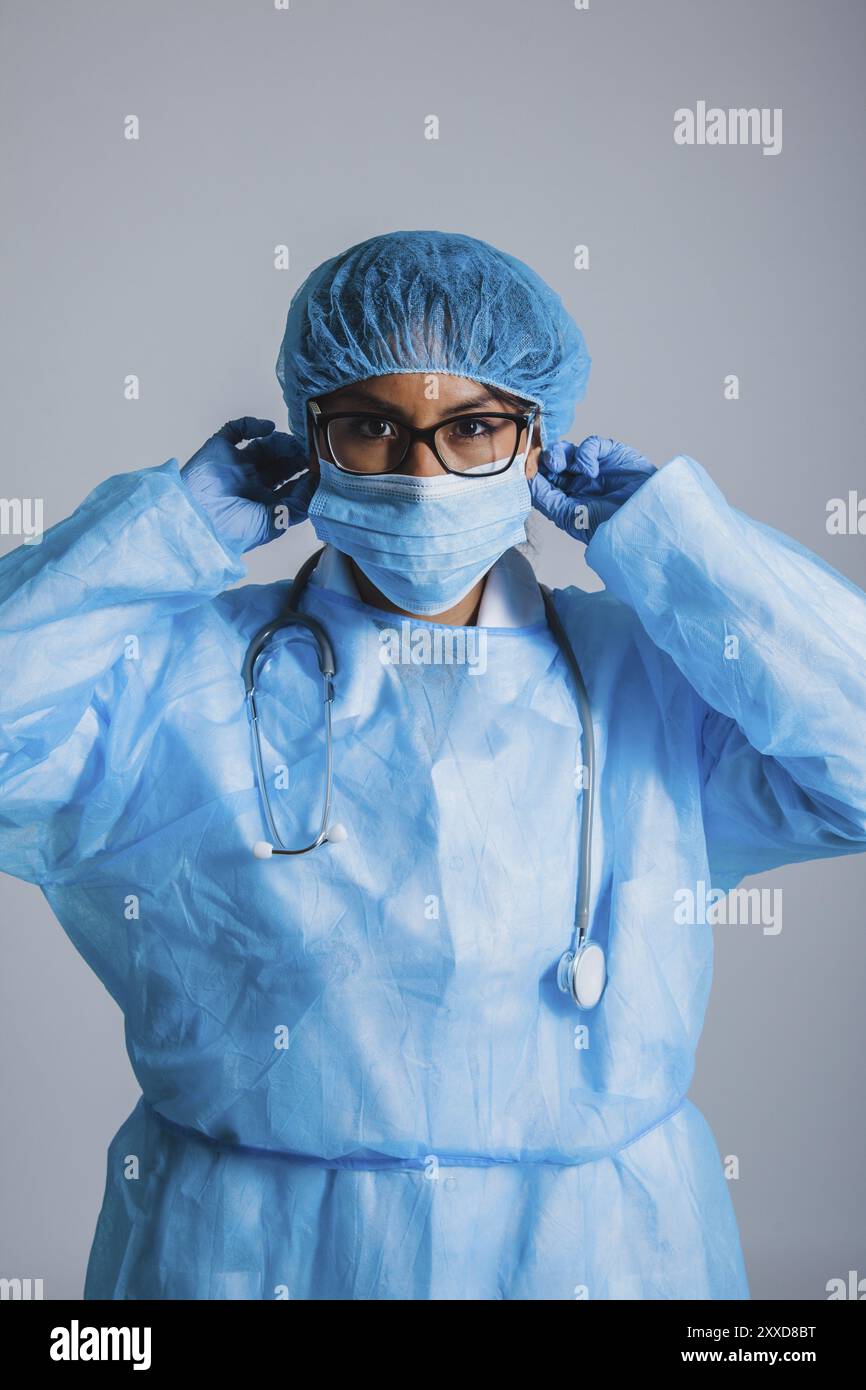 Surgeon therapy hi-res stock photography and images - Alamy
