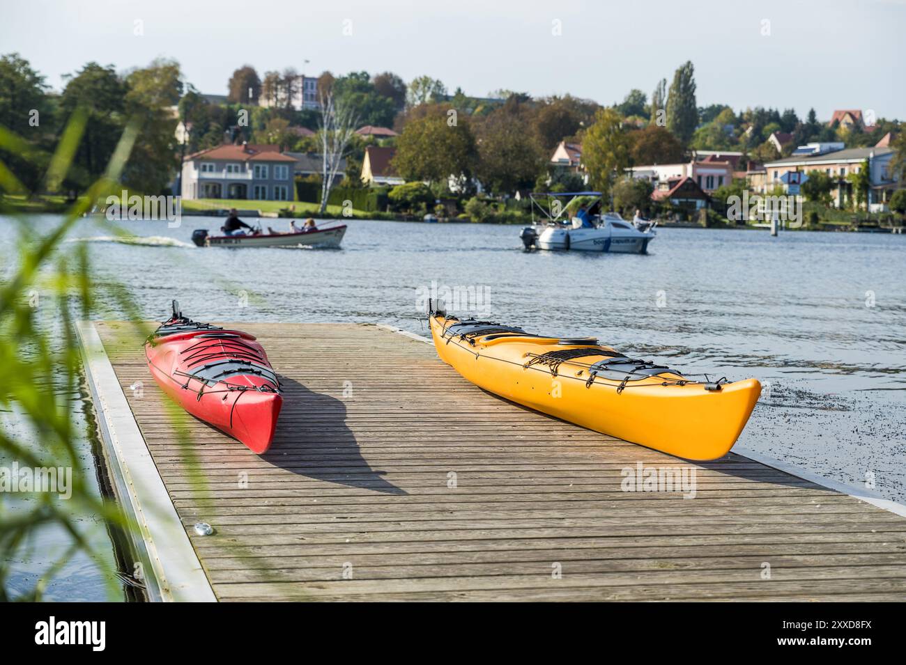 Pleasure craft on a jetty on the Havel Stock Photo - Alamy