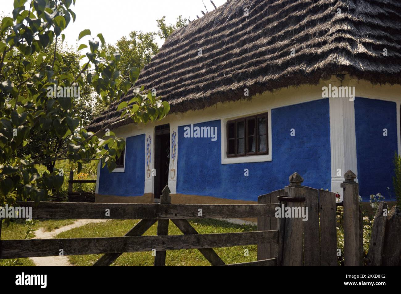 Ancient country house in Ukraine Stock Photo - Alamy
