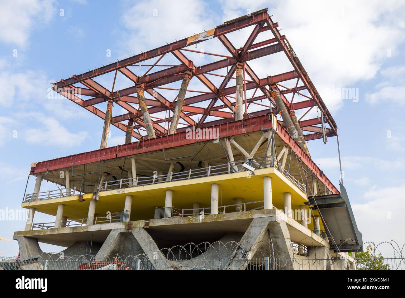Expo 2000 dutch pavilion hi-res stock photography and images - Alamy