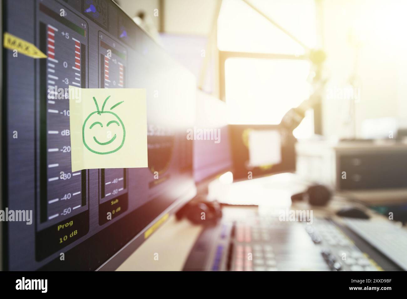 Feedback and motivation concept: Smiley Illustration at the working ...