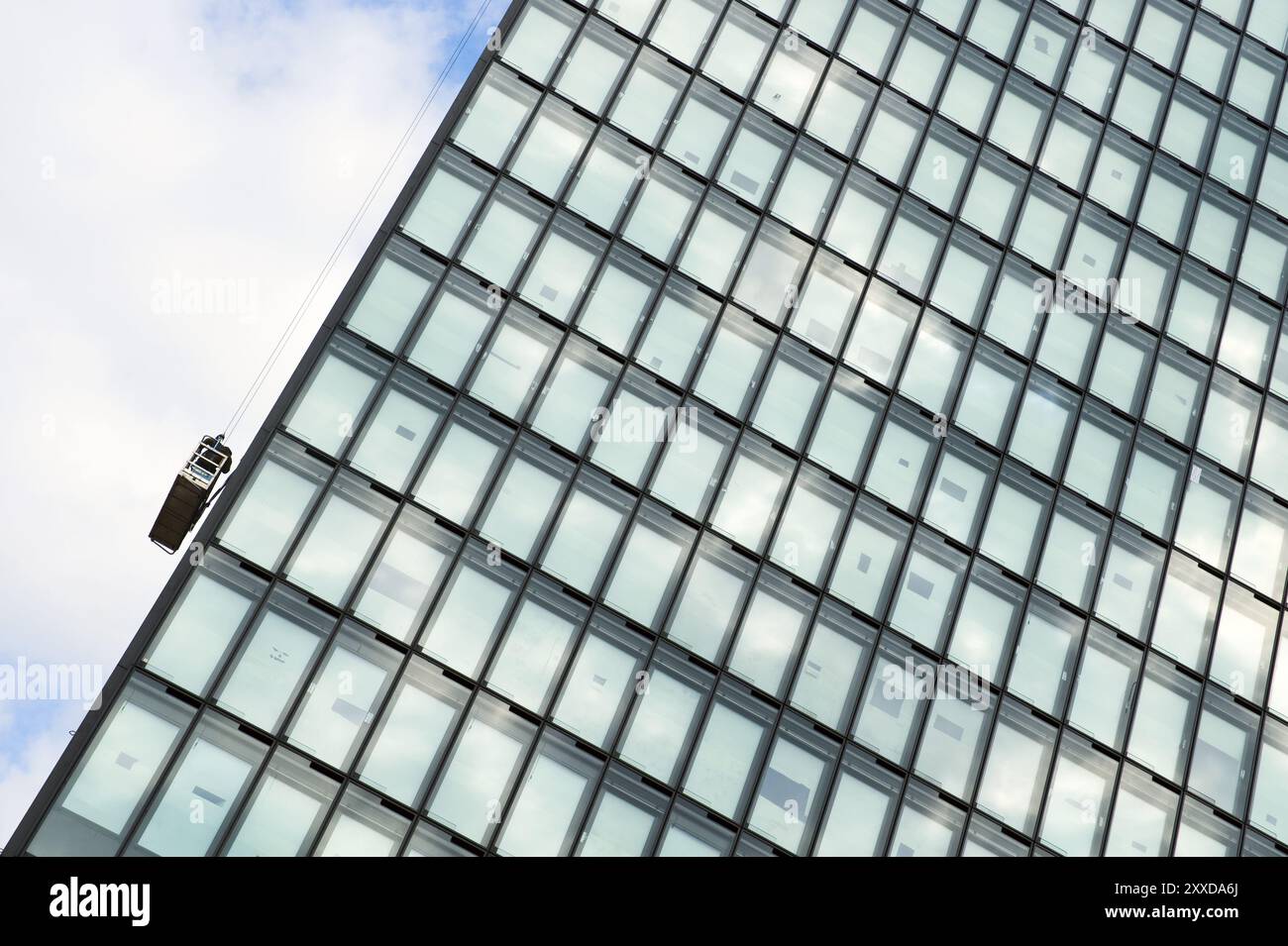 Construction lift hi-res stock photography and images - Alamy