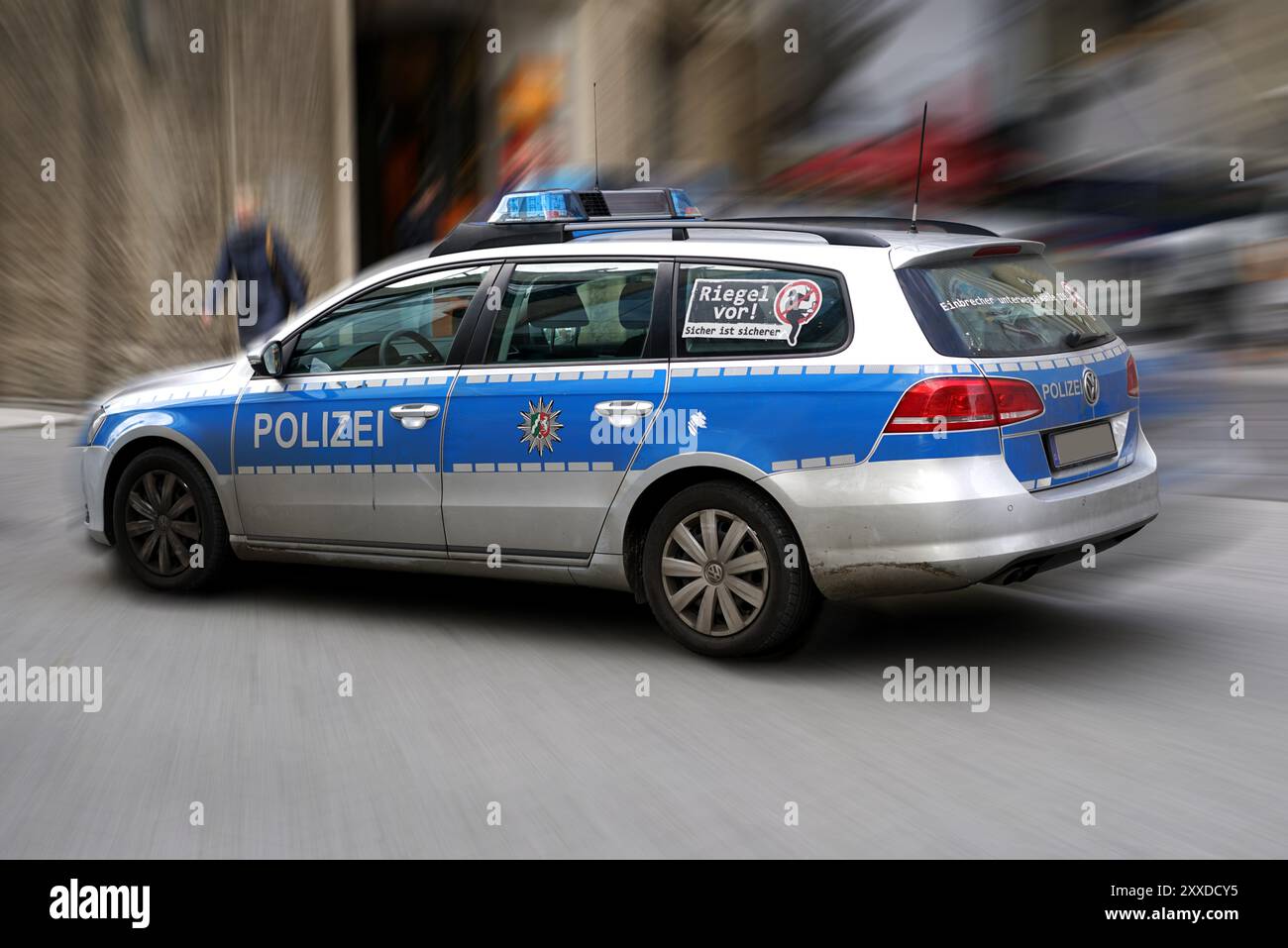 One police car hi-res stock photography and images - Alamy