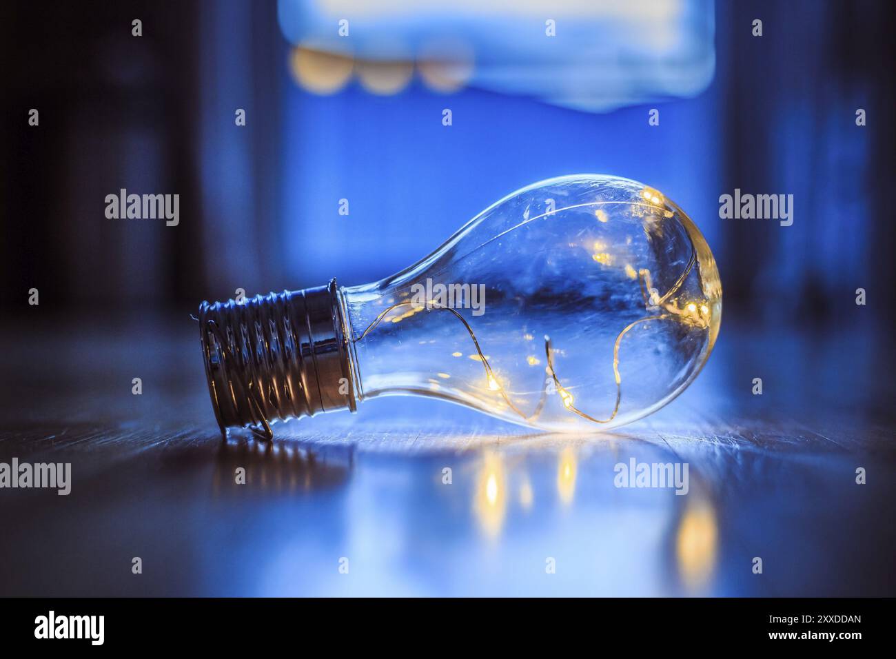 Symbol of bright ideas hi-res stock photography and images - Alamy
