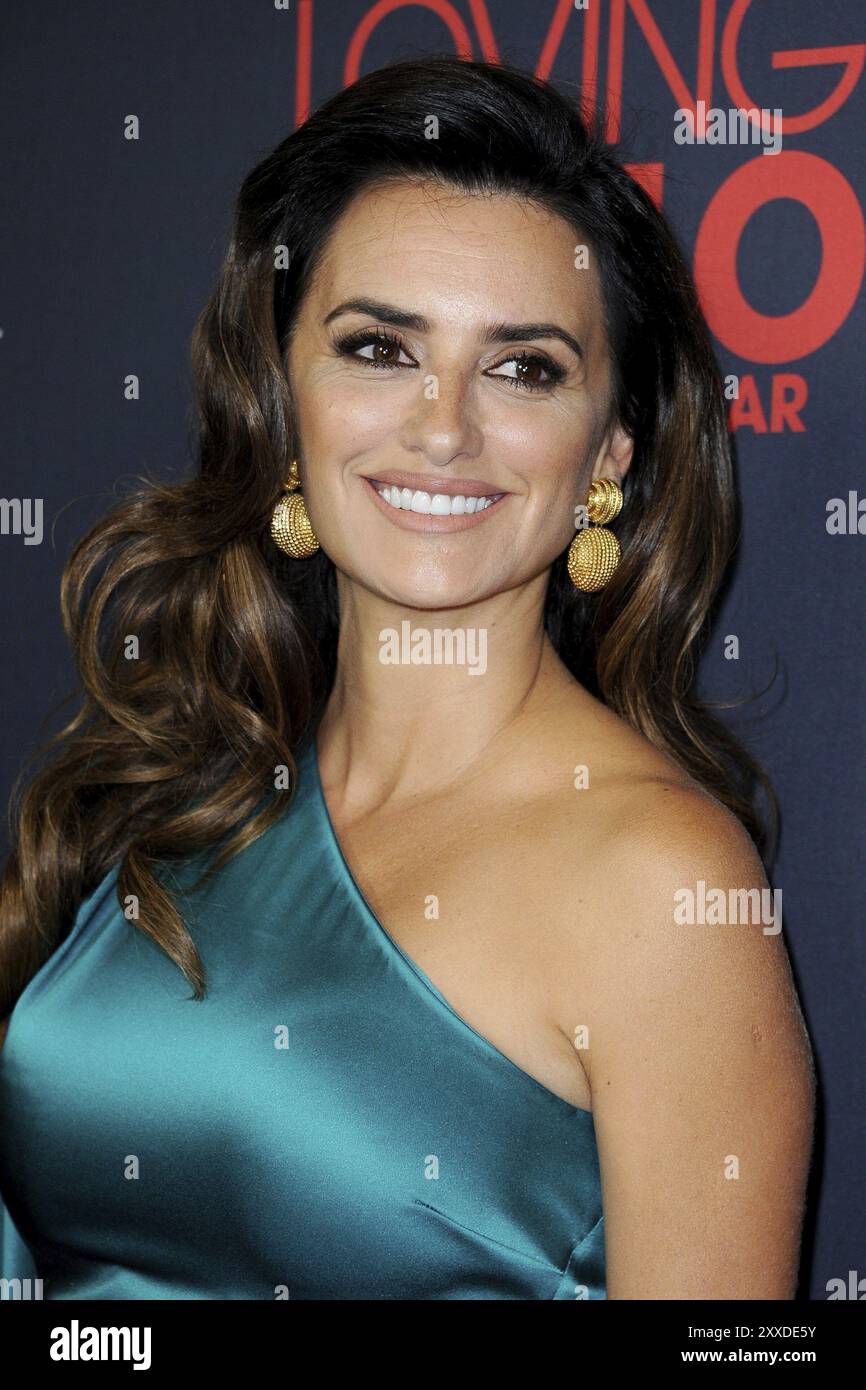 Penelope Cruz at the Los Angeles Special Screening of 'Loving Pablo ...