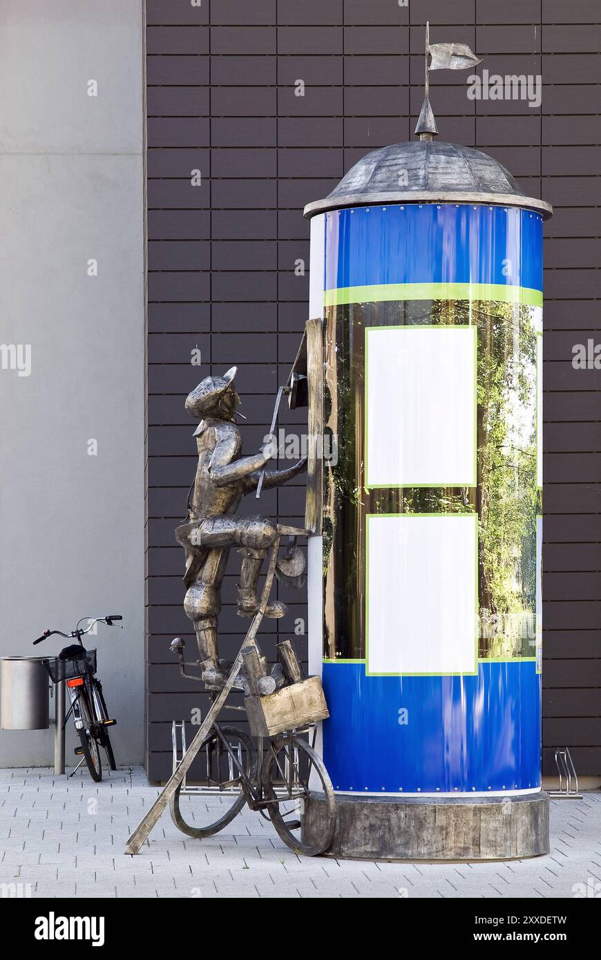 Poster pillar hi-res stock photography and images - Alamy