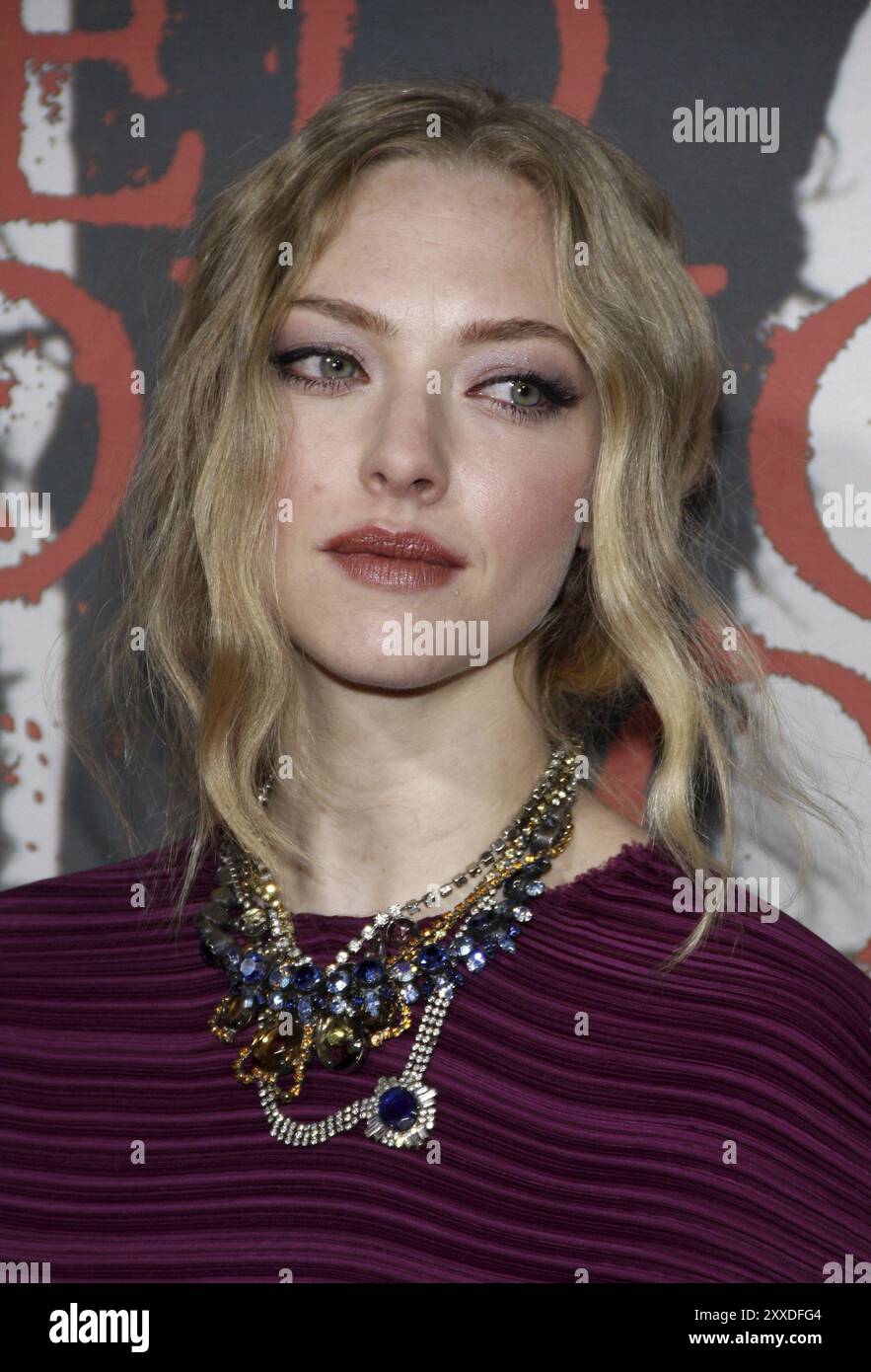 Amanda Seyfried at the Los Angeles premiere of Red Riding Hood held at ...