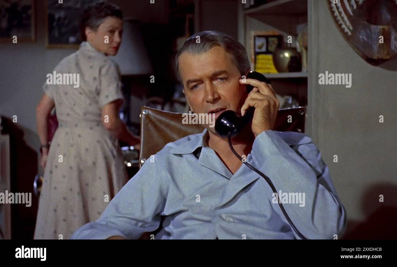USA. James Stewart and Thelma Ritter in Rear Window - ((c) Paramount) a ...