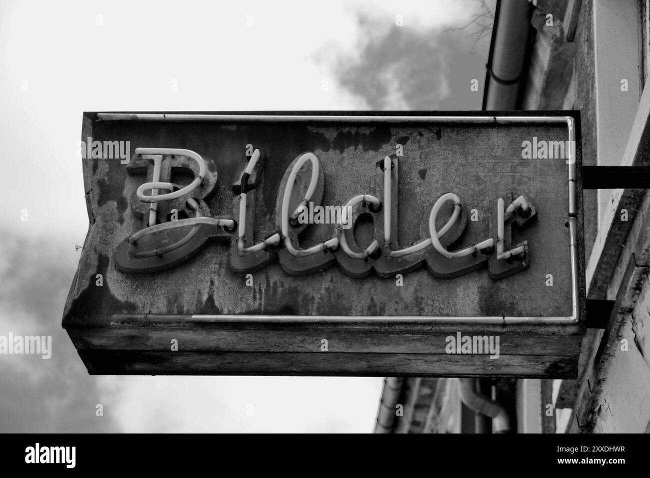 Business neon signs Black and White Stock Photos & Images - Alamy