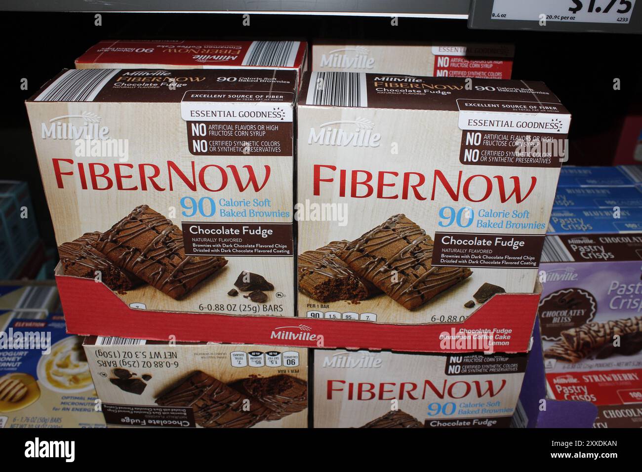 ALDI Millville FIBER NOW in boxes on a shelf Stock Photo - Alamy