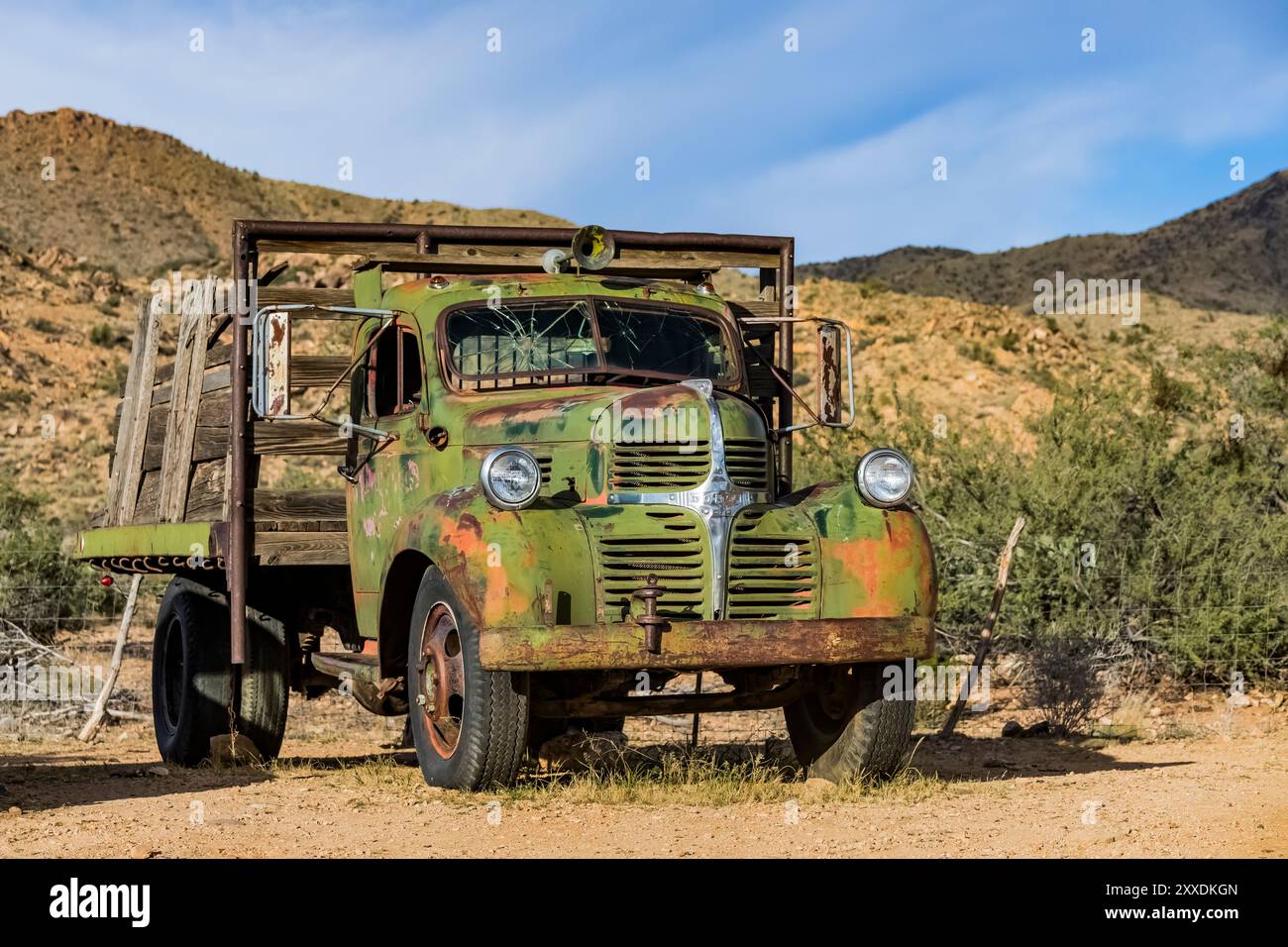Details of circa 1941 Dodge flatbed truck at Hackberry General Store ...