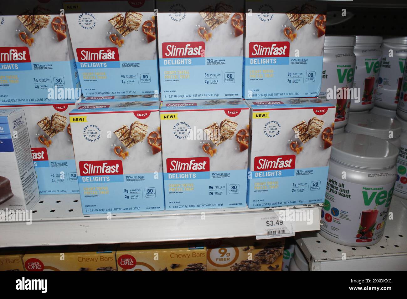 Slim fast snacks hi-res stock photography and images - Alamy