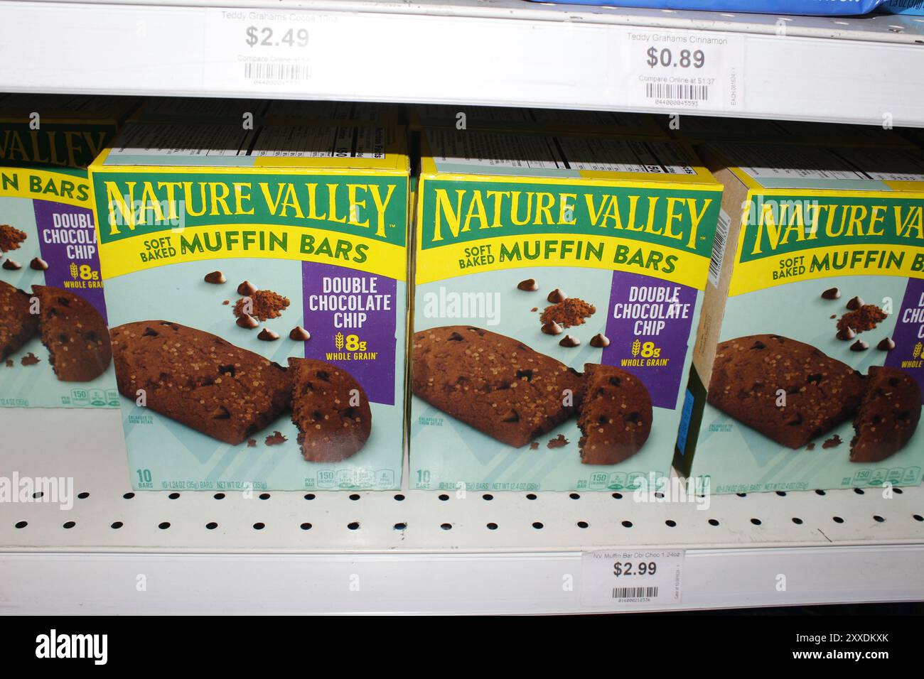 Nature Valley Muffin Bars shot closeup on a shelf Stock Photo - Alamy