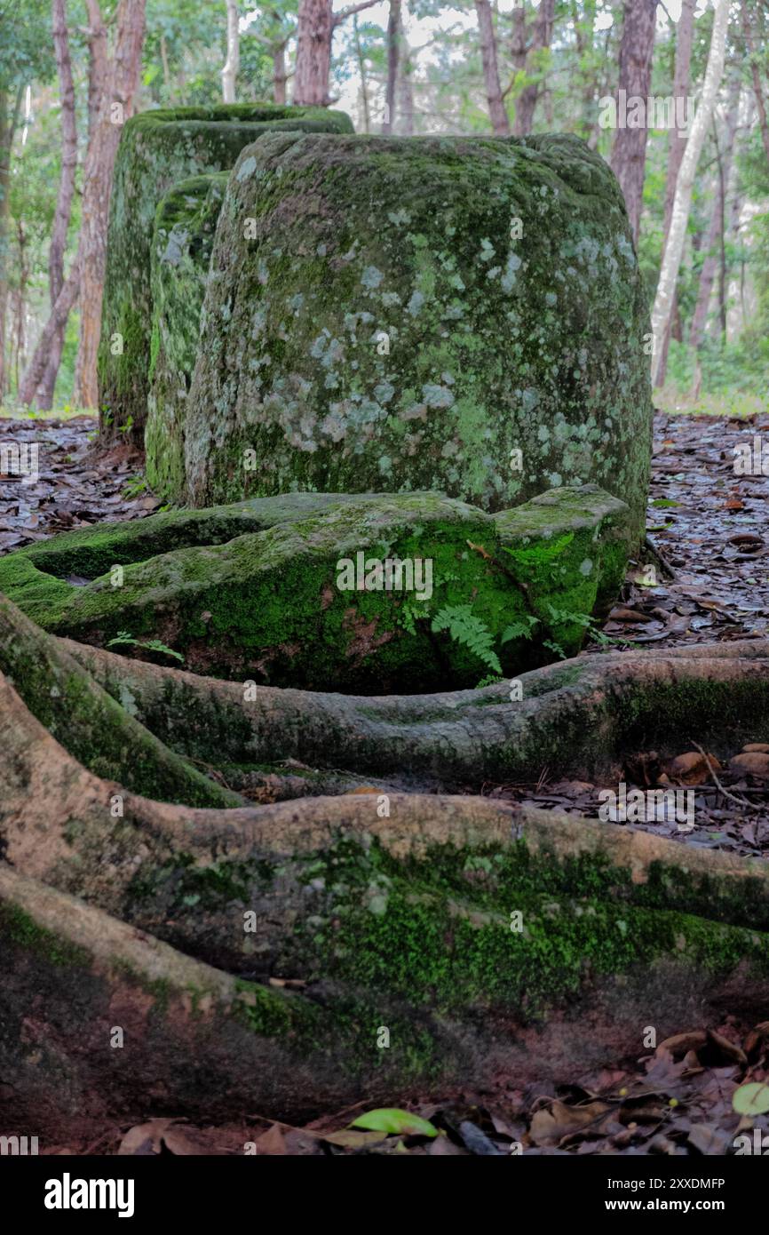 UNESCO World Heritage Plain of Jars Site 2 Phonsavan, Xieng Khouang ...