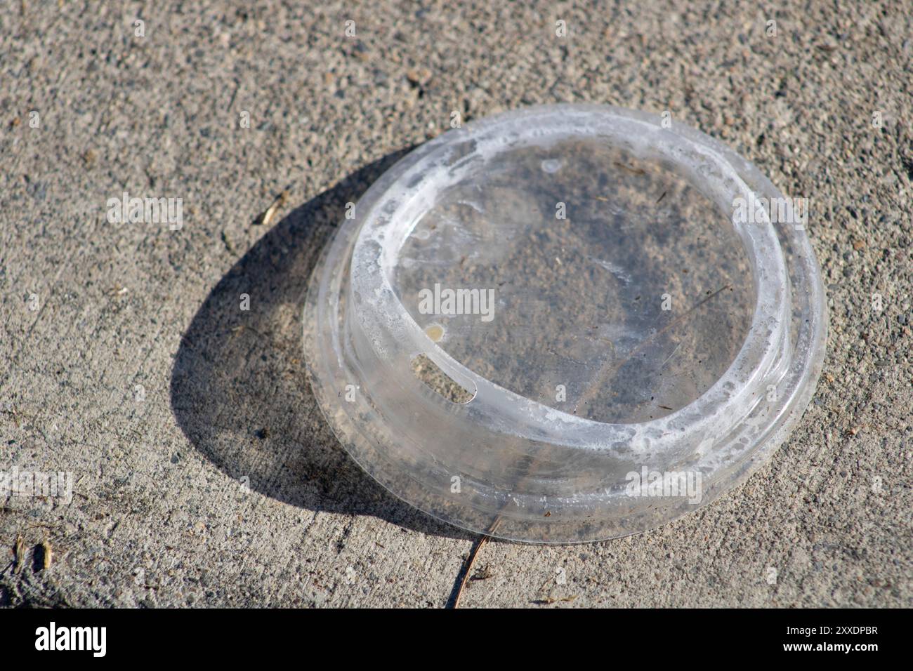 clear plastic lid for coffee cup Stock Photo - Alamy