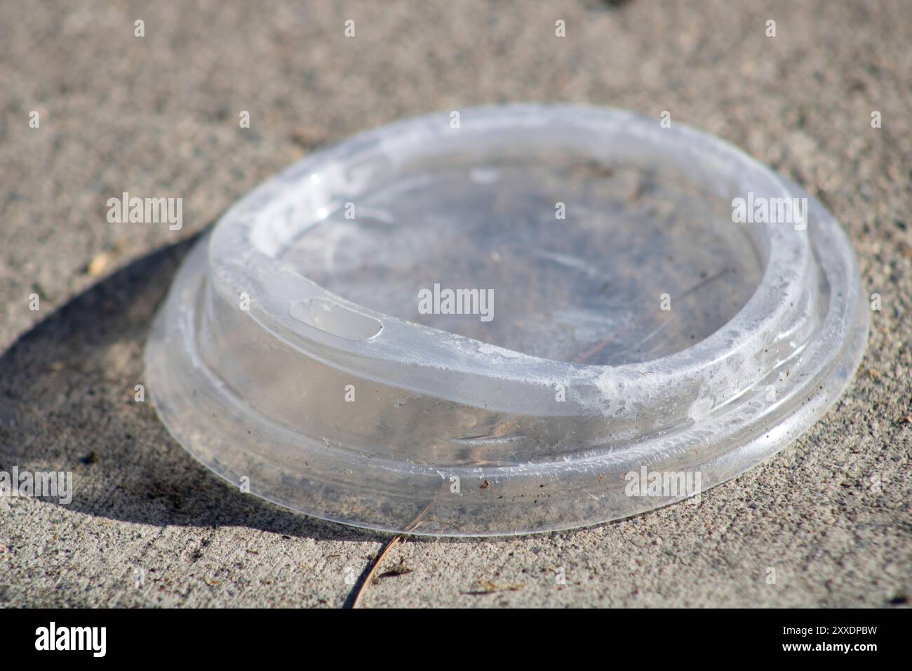 clear plastic lid for coffee cup Stock Photo - Alamy
