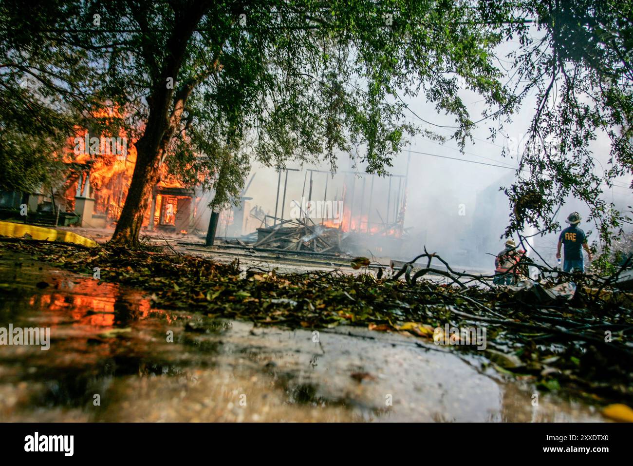 Raging fires hi-res stock photography and images - Alamy