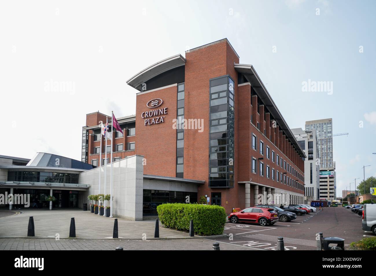 Crown Plaza hotel on St. Nicholas Place, Liverpool Stock Photo - Alamy