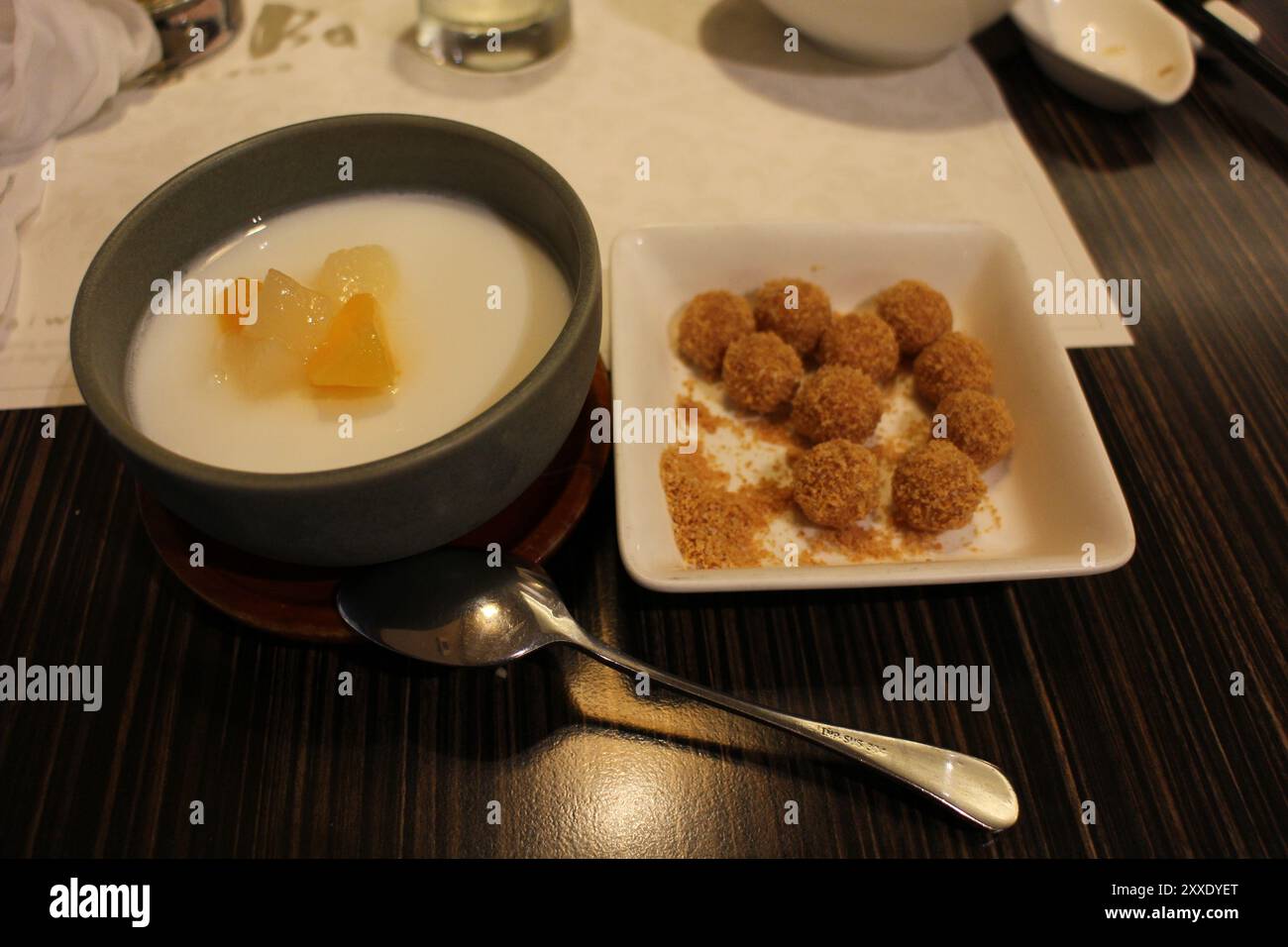 Almond tofu in Taipei, Taiwan Stock Photo - Alamy