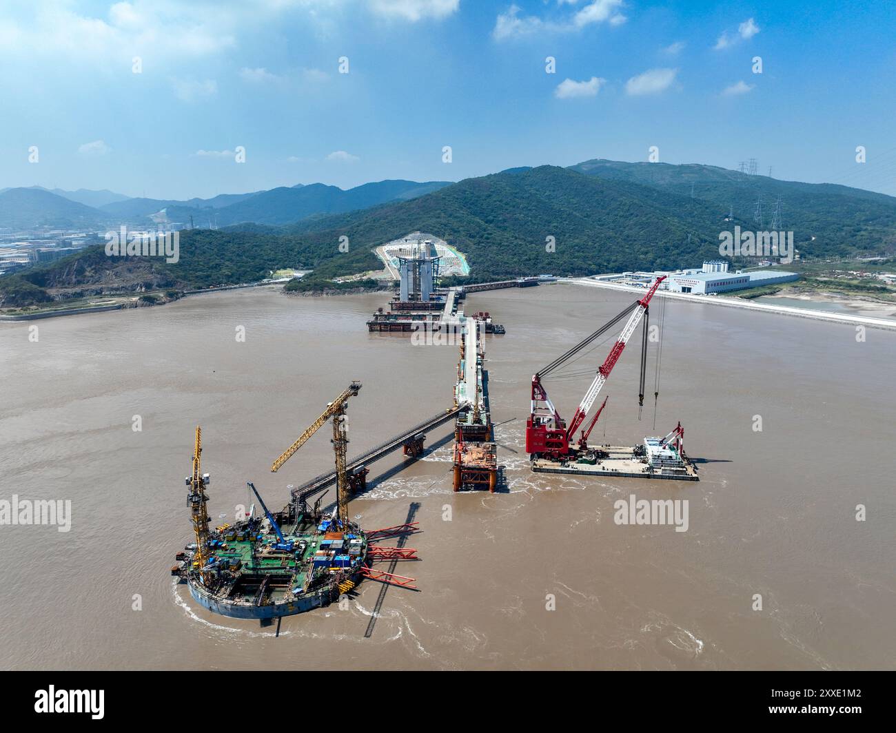 ZHOUSHAN, CHINA - AUGUST 24, 2024 - A view shows the construction of ...