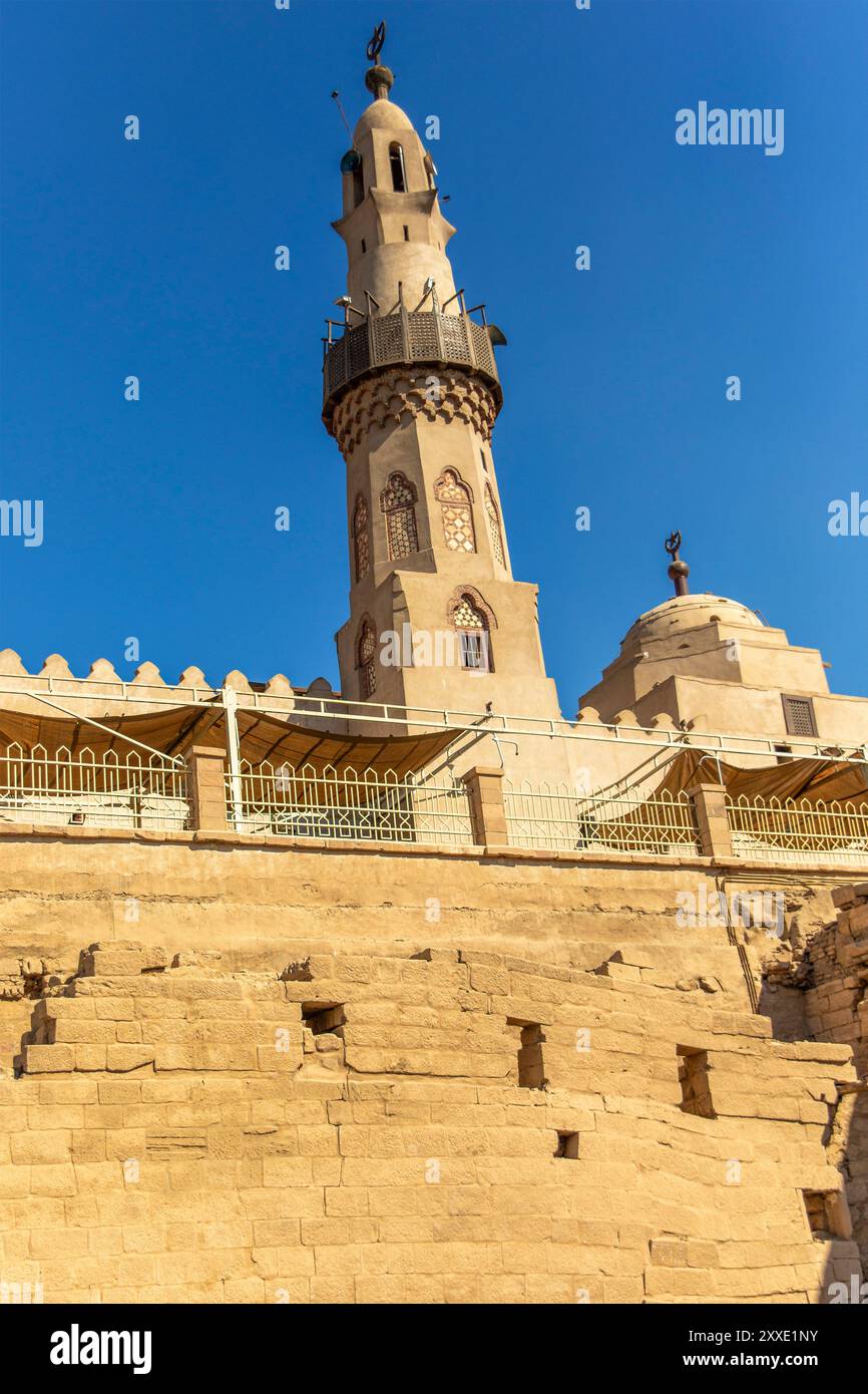 Islamic mosque and pharaonic temple hi-res stock photography and images ...