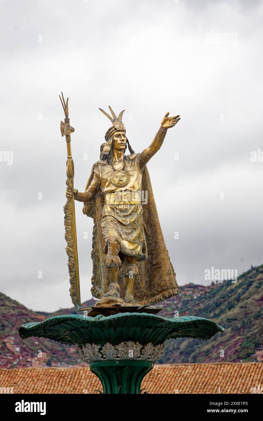 Cuzco, Peru. 4th Jan, 2024. Fountain topped with the statue of Emperor ...