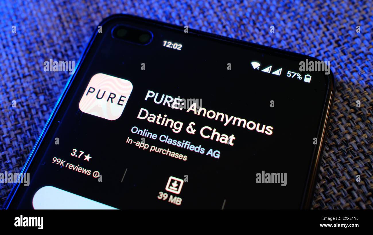 Pure hookup app hi-res stock photography and images - Alamy
