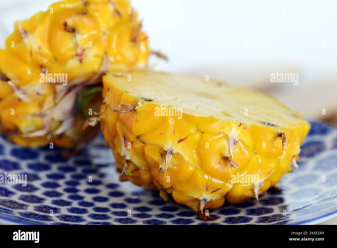 Yellow ananas hi-res stock photography and images - Alamy