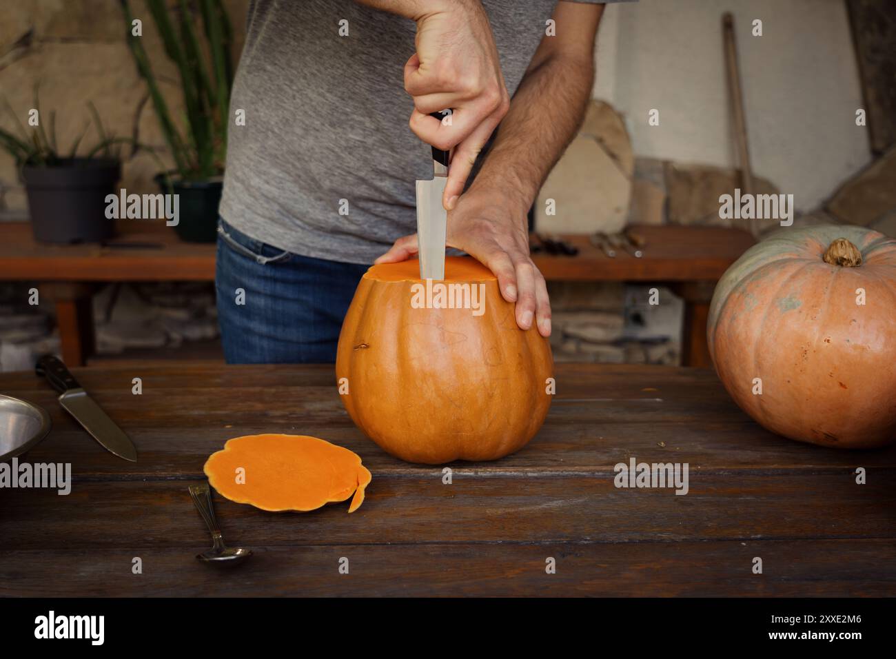 Outdoor craft project fall hi-res stock photography and images - Alamy