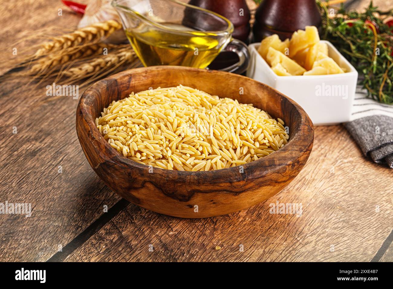 Italian raw dry pasta risoni for cooking Stock Photo - Alamy