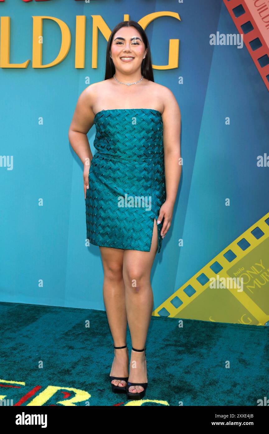 Emily Uribe bei der Premiere der 4. Staffel der Hulu Serie 'Only ...